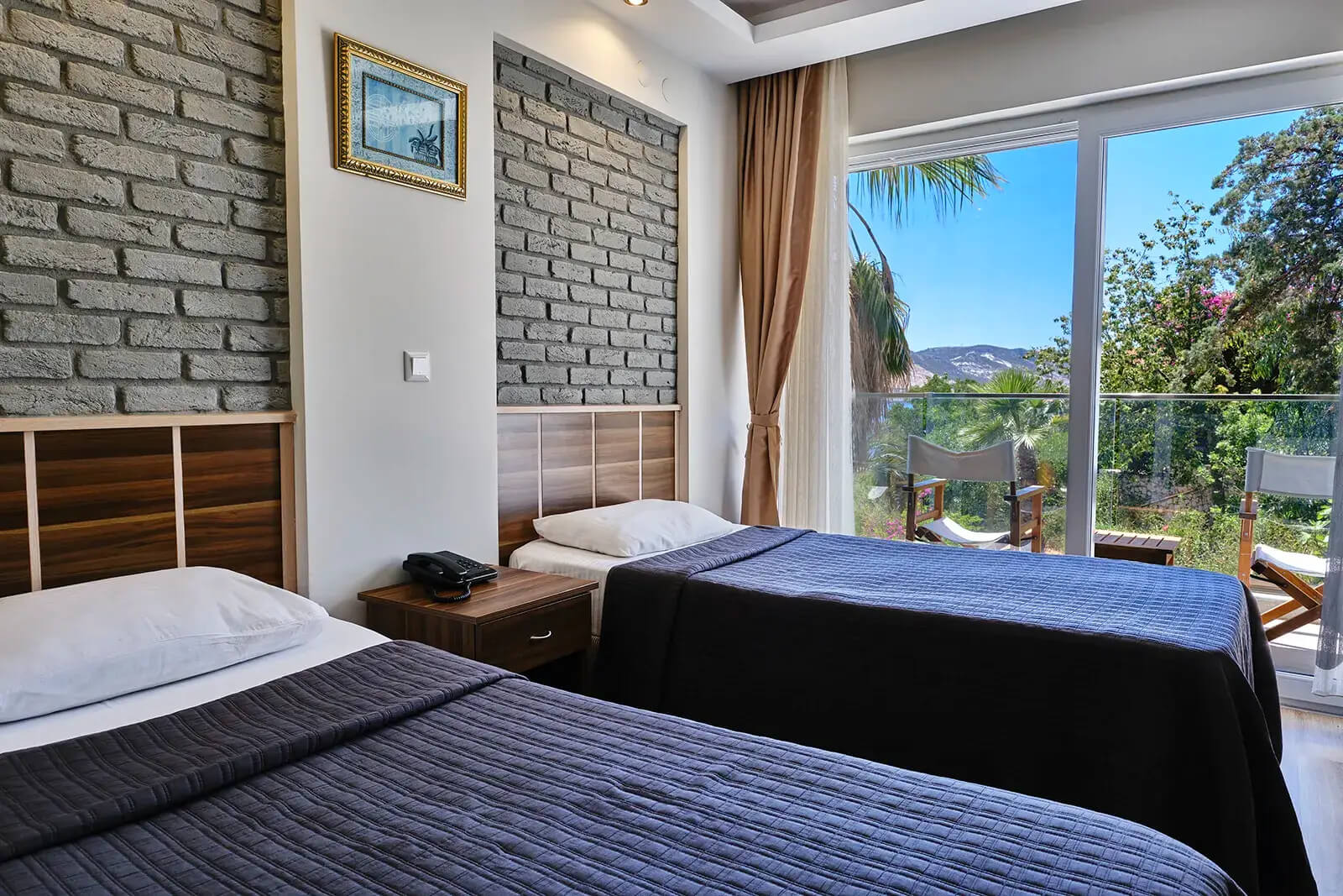 Land View Room - Aquarius Hotel